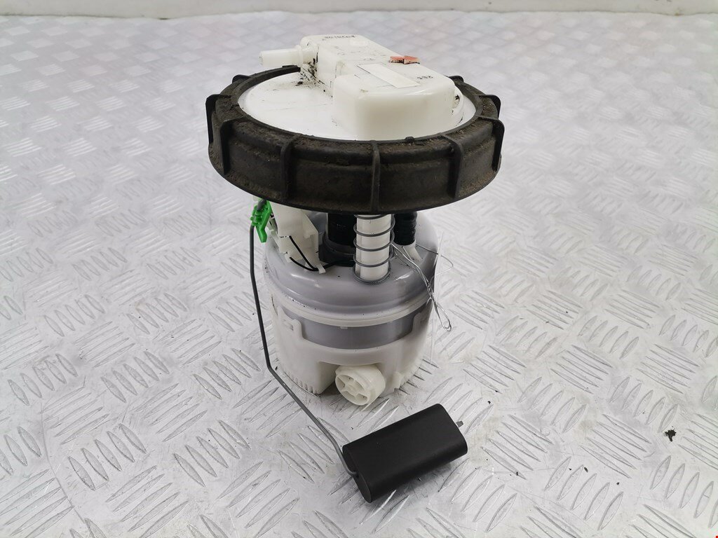 Насос топливный Renault Duster 1 172027786R арт. 1670112