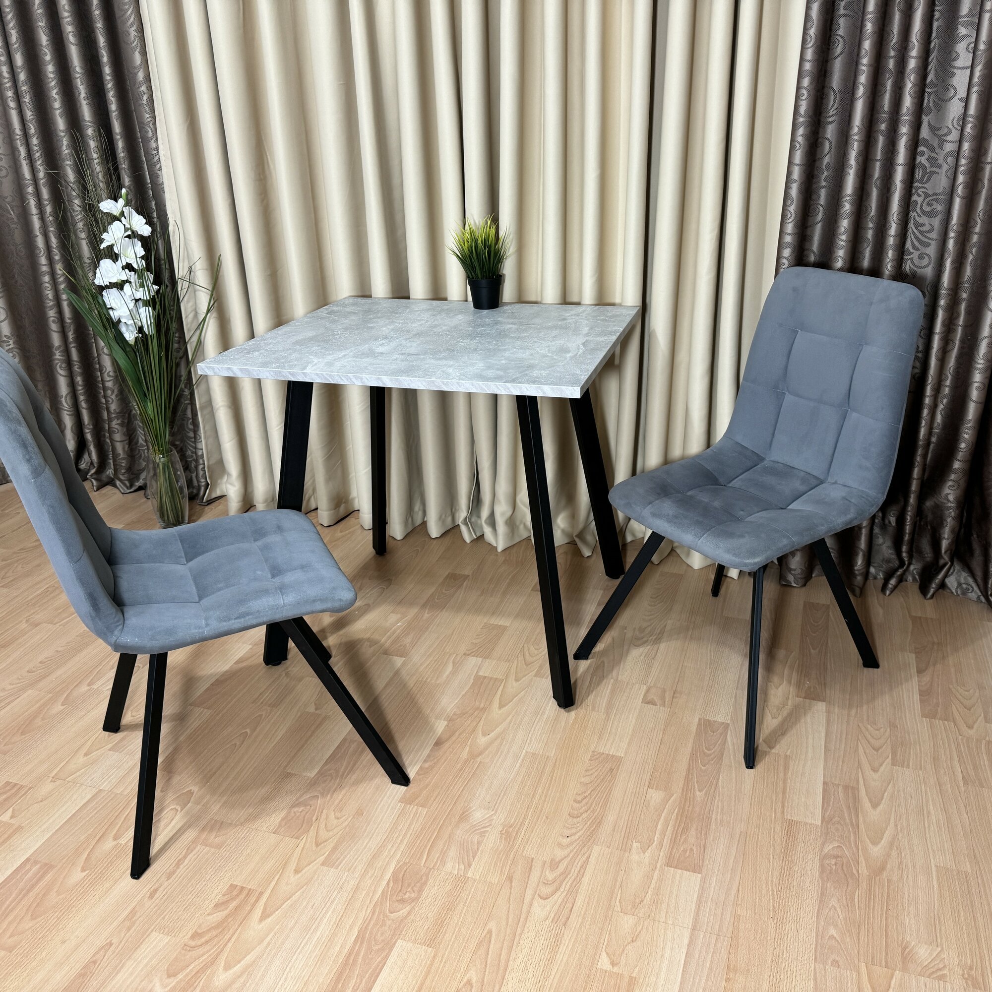 Кухонный стол Ник 80 * 70 см. Бетон светлый. Черные ножки