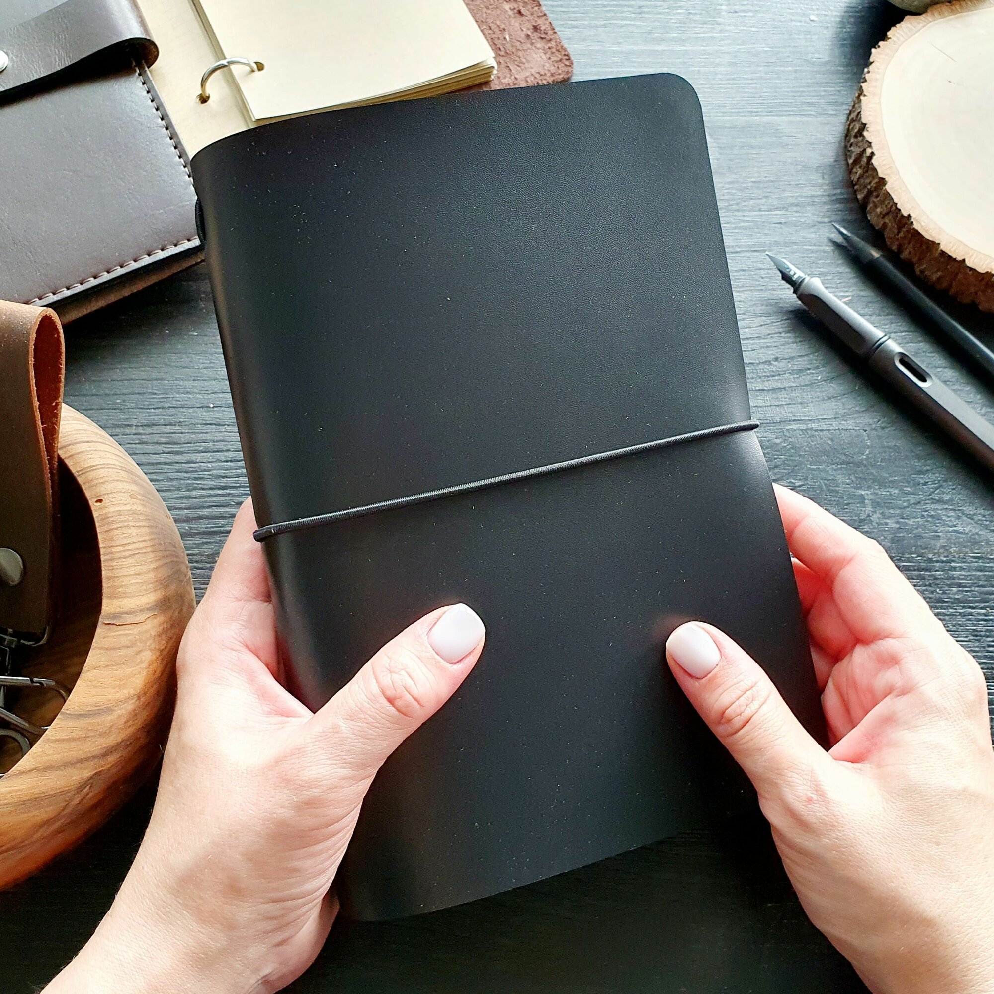 Кожаный блокнот А5 (15х21см) в линейку, в стиле Мидори (Midori) со сменными тетрадями на резинке, 90 листов