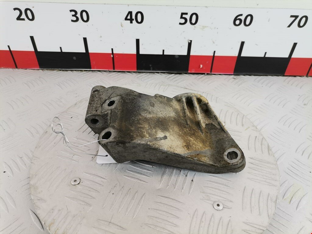 Кронштейн генератора Opel Astra G 90571112 арт. 1497106