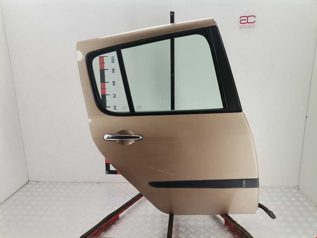 Дверь задняя правая Renault Modus 821003585R арт. 1465184