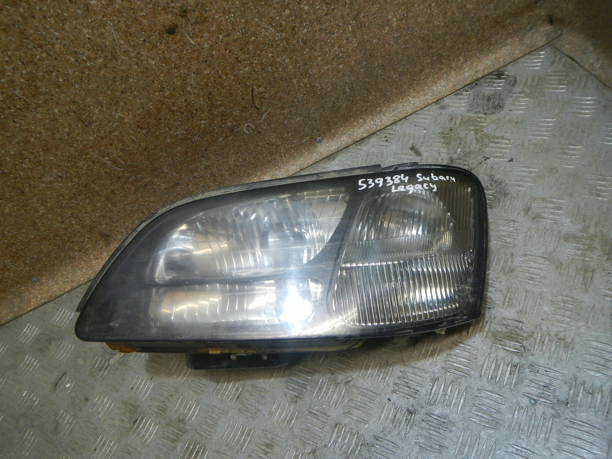 Б/У Фара левая, Subaru (Субару)-LEGACY (B12) (98-03) SUBARU LEGACY (B12) (98-03) ксенон, с блоком и лампой Сломано 2 креп...