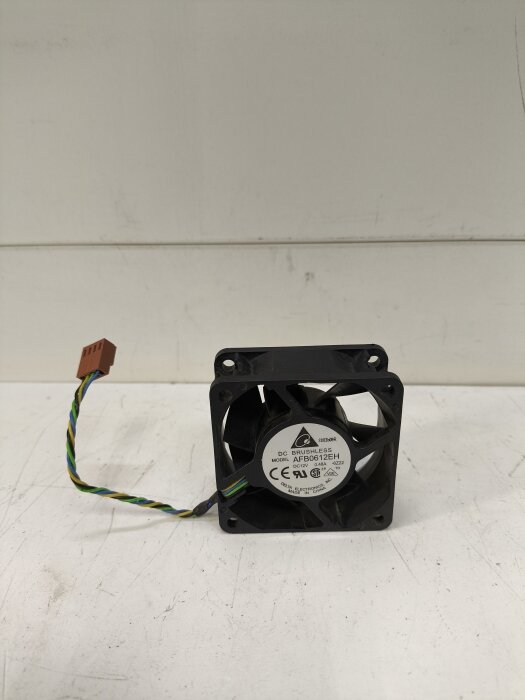 Вентилятор 60x60x20 DC 12V 0.48A Delta AFB0612EH 4Pin