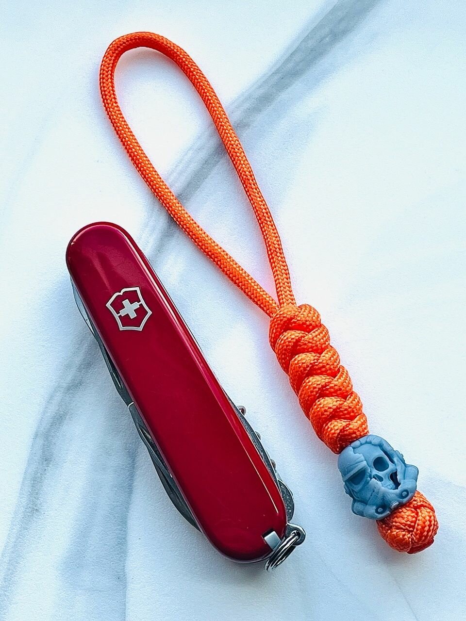 Темляк брелок для ножа из паракорда с пластиковой бусиной "Пехотинец империи"