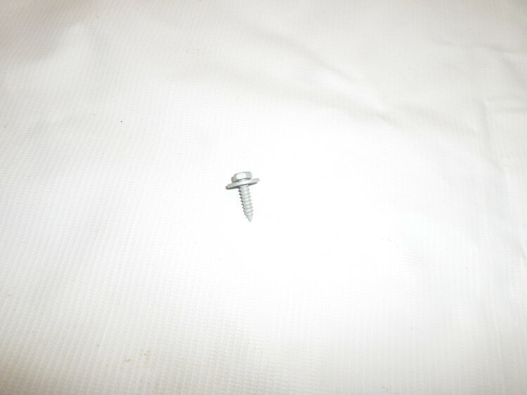 Болт М 4,8 винт 94520668 0212133 крепления защиты - 4.8x16 - GM