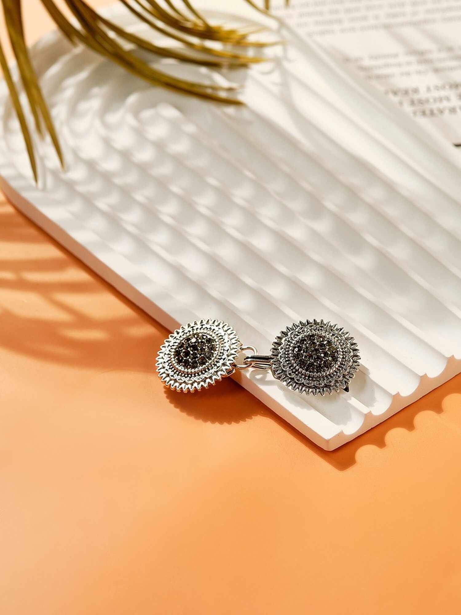 Зажим для кардигана