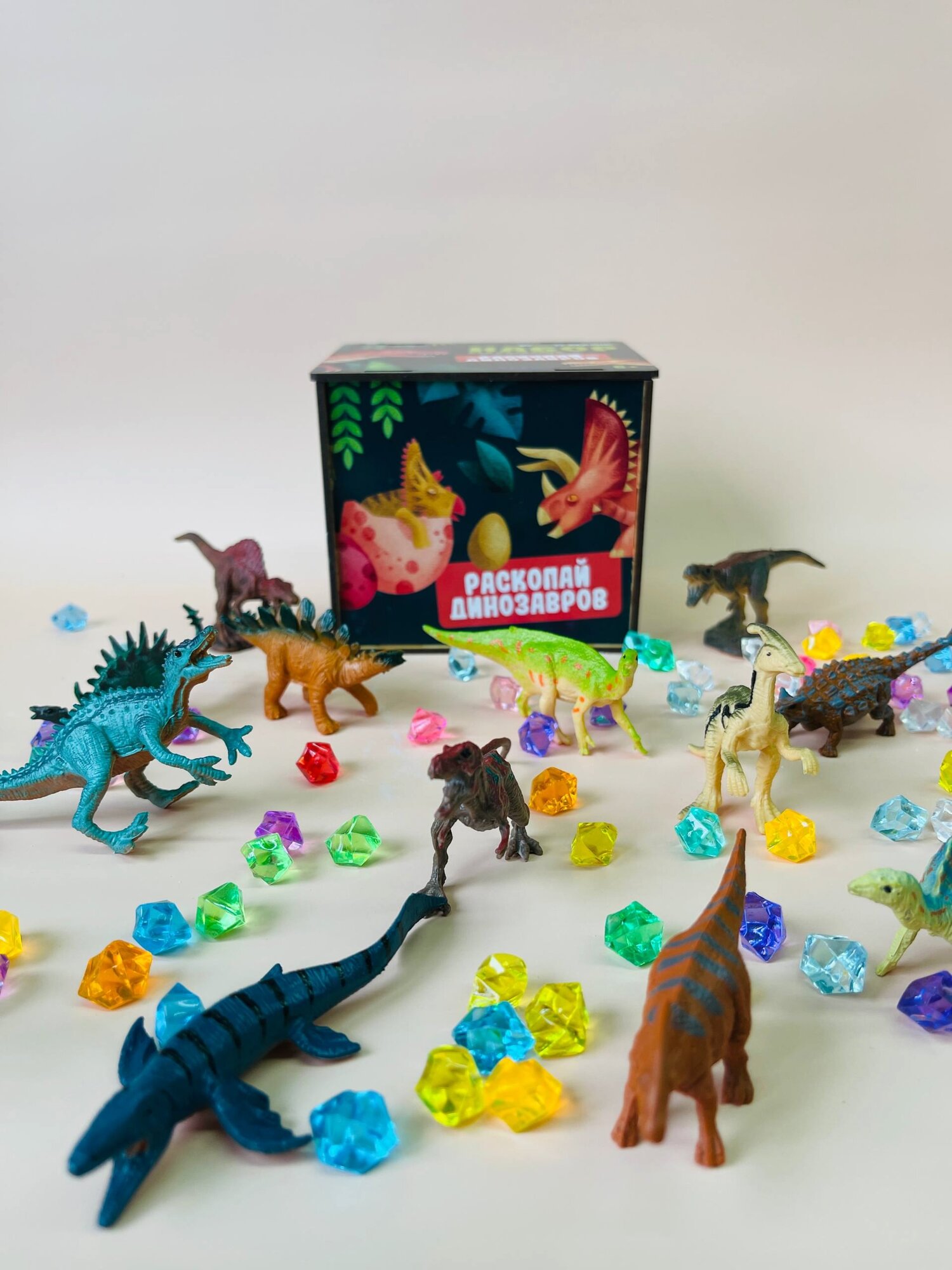 Набор раскопок WOOD MAGIC "Яйцо динозавра", 12 фигур динозавров, от 5 лет