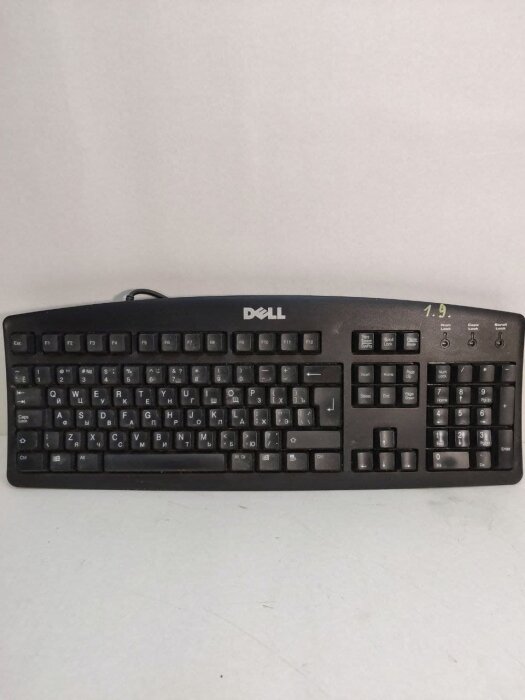 Клавиатура DELL RT7D20 131396-000 PS/2 черный