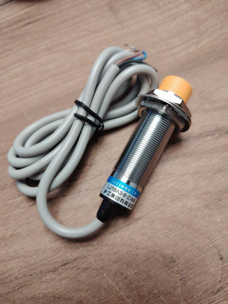 Индуктивный датчик LJ18A3-8-Z/AX NC, нормально закрытый, проводное соединение