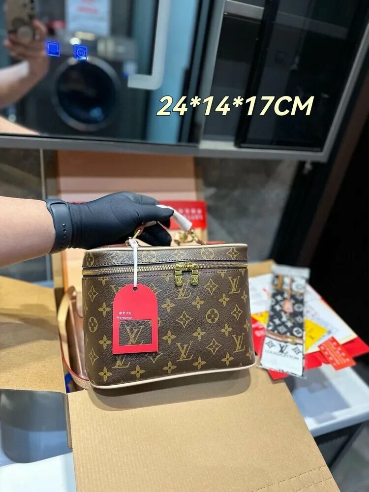 Louis Vuitton Косметичка дорожная