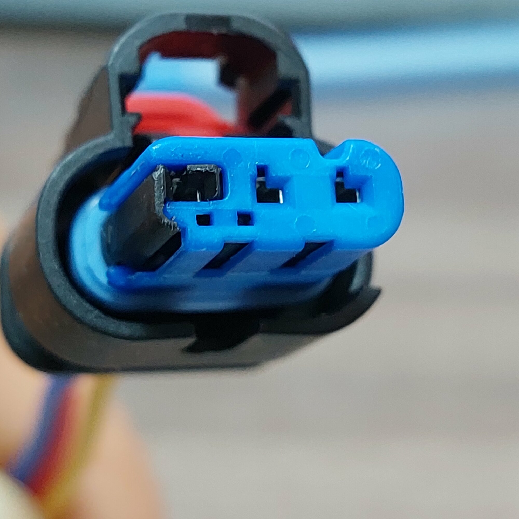 Разъем (штекер) 3 контакта катушки зажигания Hyundai / Kia 1,6л парктроника MB