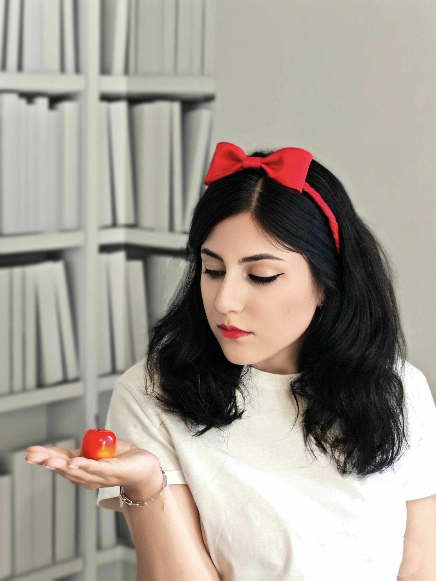 Красный ободок с бантом в центре Белоснежка, атласный ободок для волос
