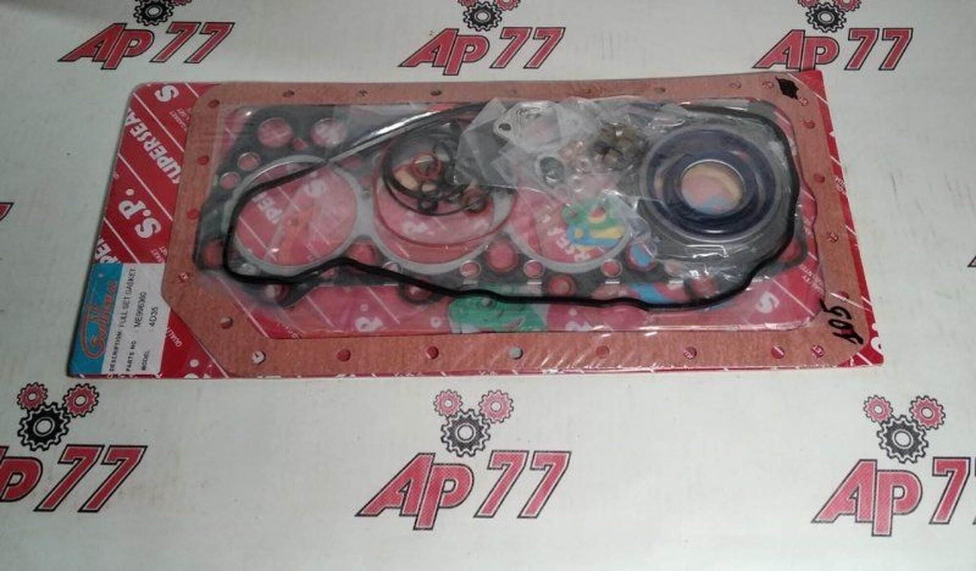 Ремкомплект двс Mitsubishi 4D35, паронитовый, SuperSeal ME996361