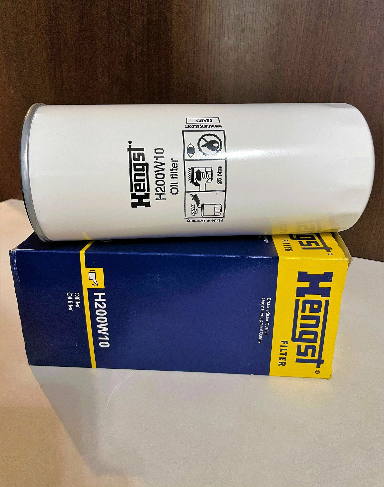 Фильтр масляный HENGST H200W10