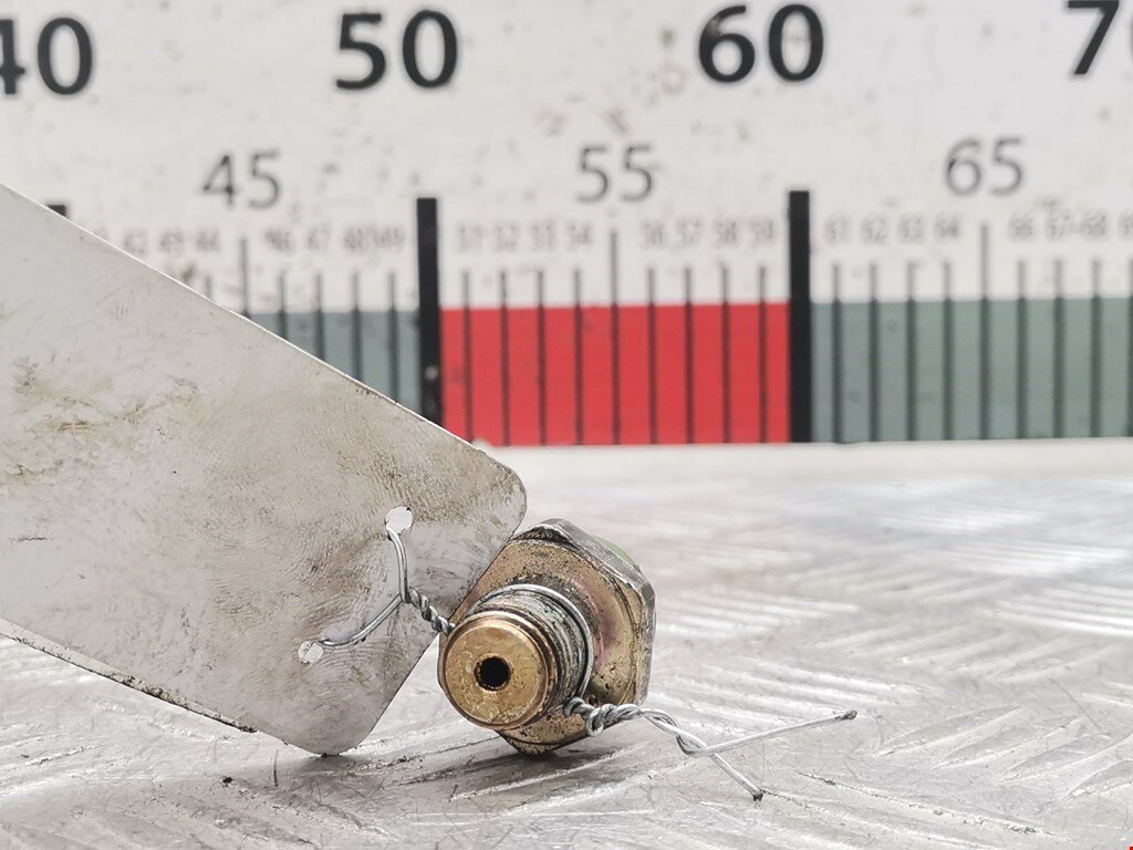 Датчик давления масла Ford Focus 1 98FB9278AA арт. 2097132