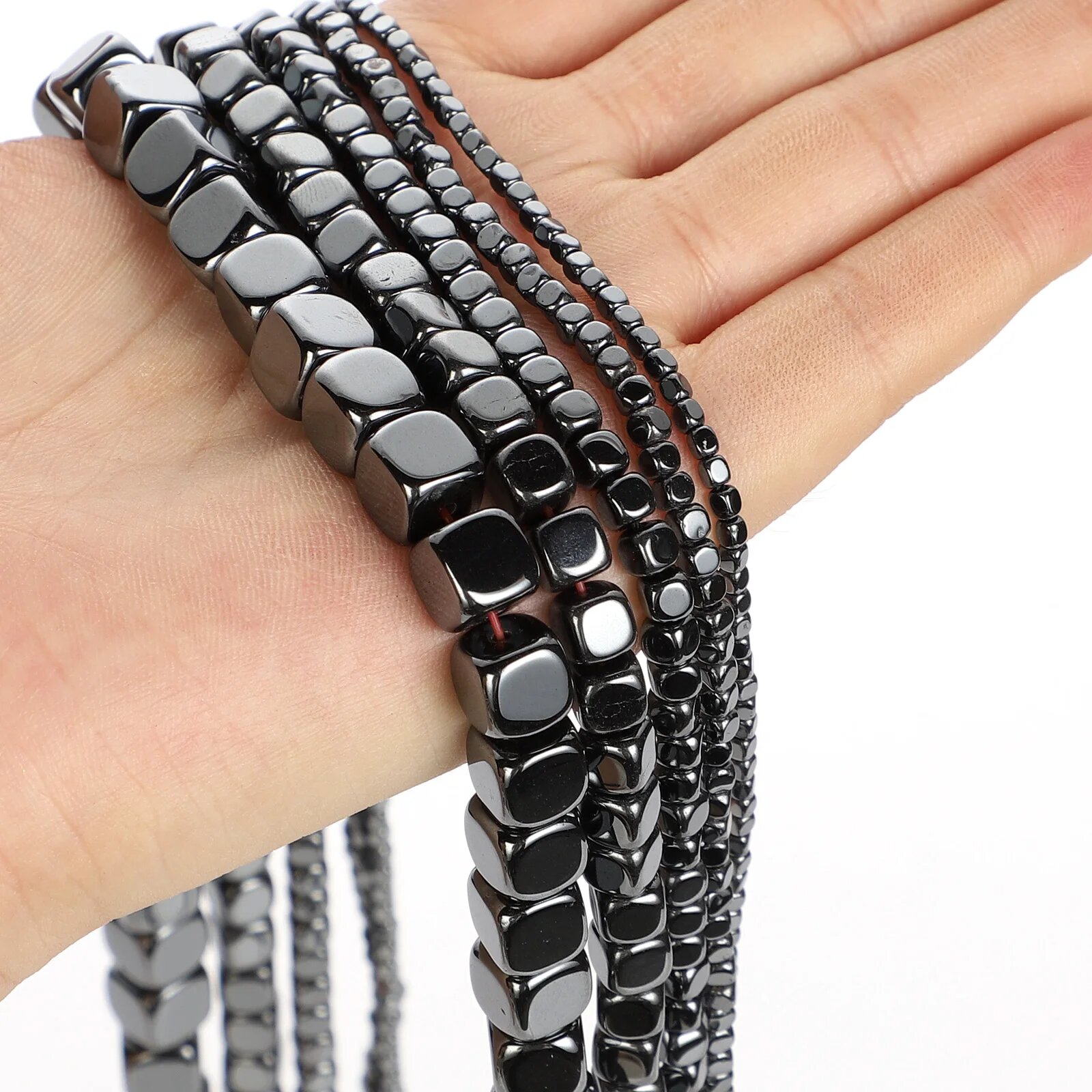 Кубические черные гематитовые бусины 2-8 мм 2x2mm about 165pcs, Black