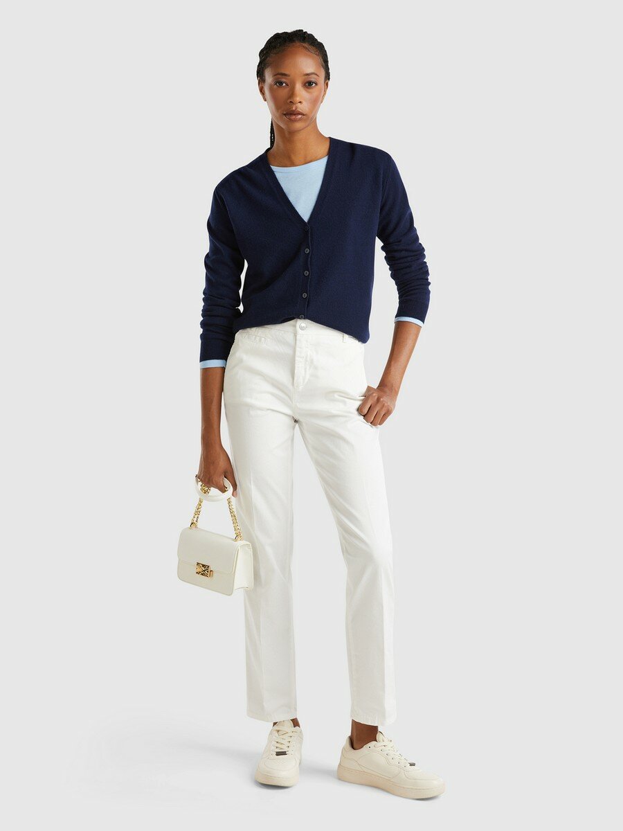 Брюки чинос