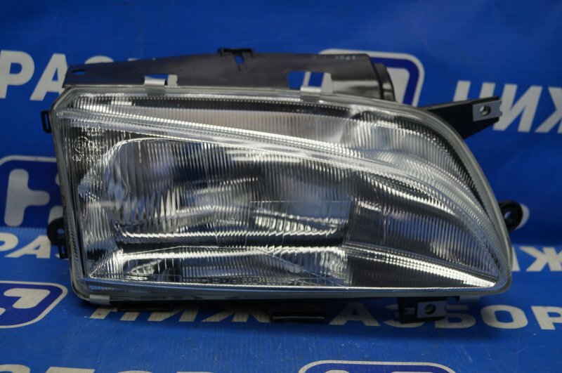 Фара правая Peugeot Partner M49 1996-2002 5501126R