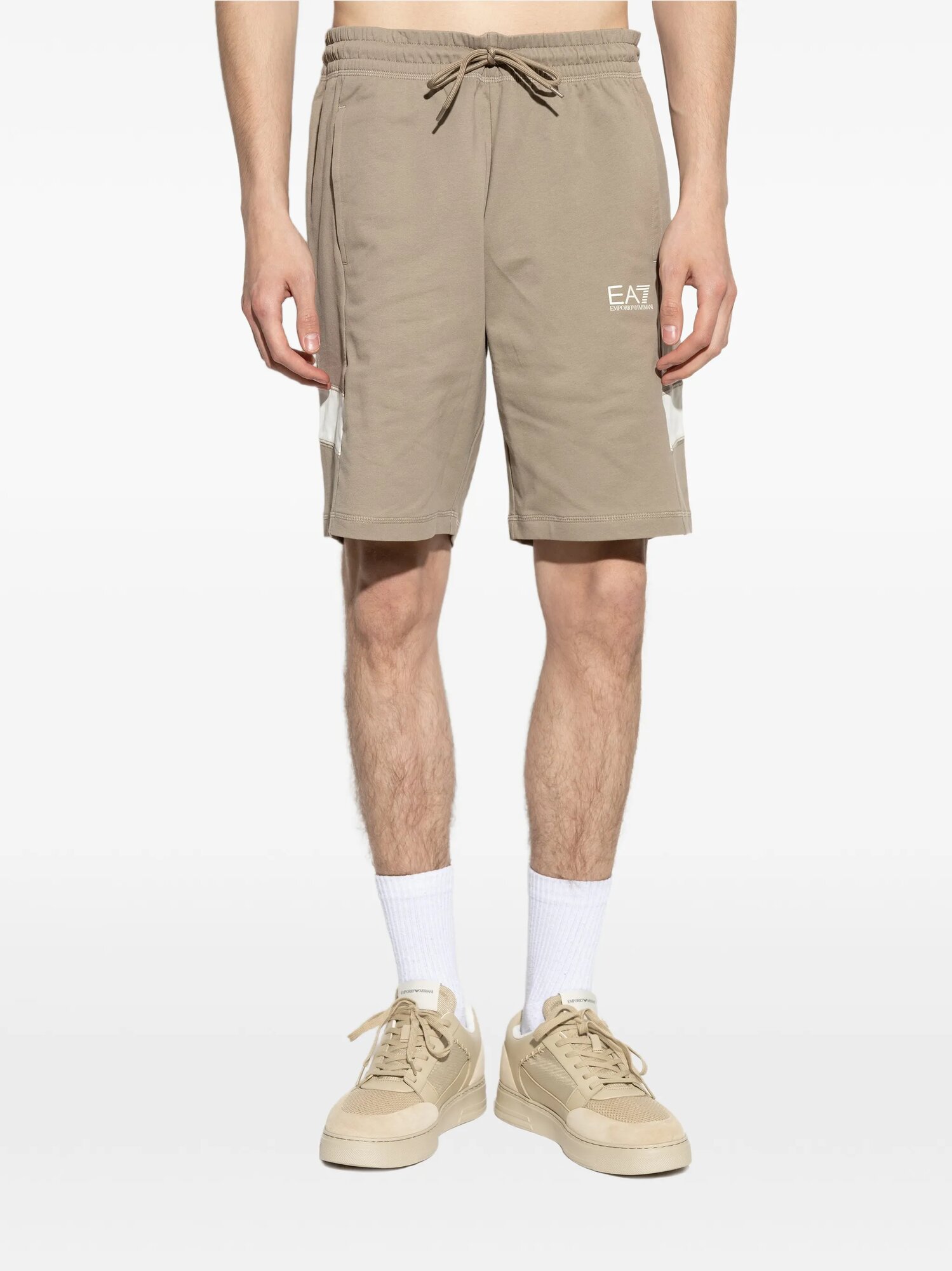 Шорты EA7 EMPORIO ARMANI Logo-print drawstring track shorts, размер 46, разноцветный — фото 1
