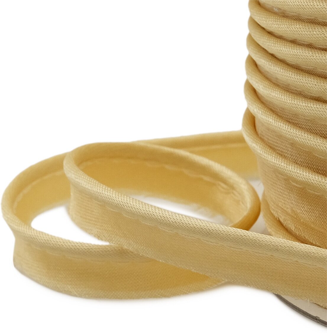 Кант отделочный атласный (6007 яркий крем-брюле), 1,2см*65,8м