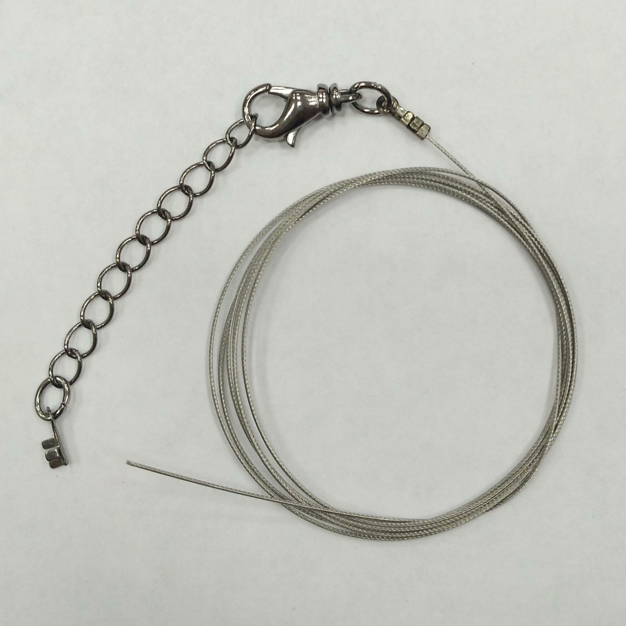 Набор для бус (колье, браслета), тросик стального цвета с чёрными концевиками, карабином и удлинителем, базовый материал - сталь, 1 метр + 7 см