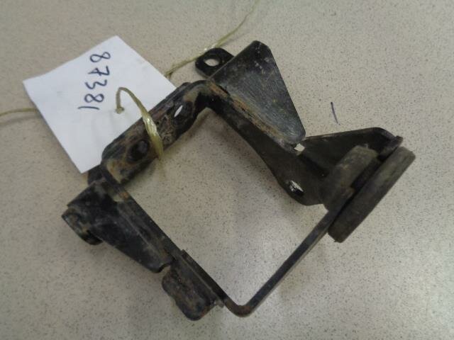 Кронштейн КПП от Ford Escape 2000-2006