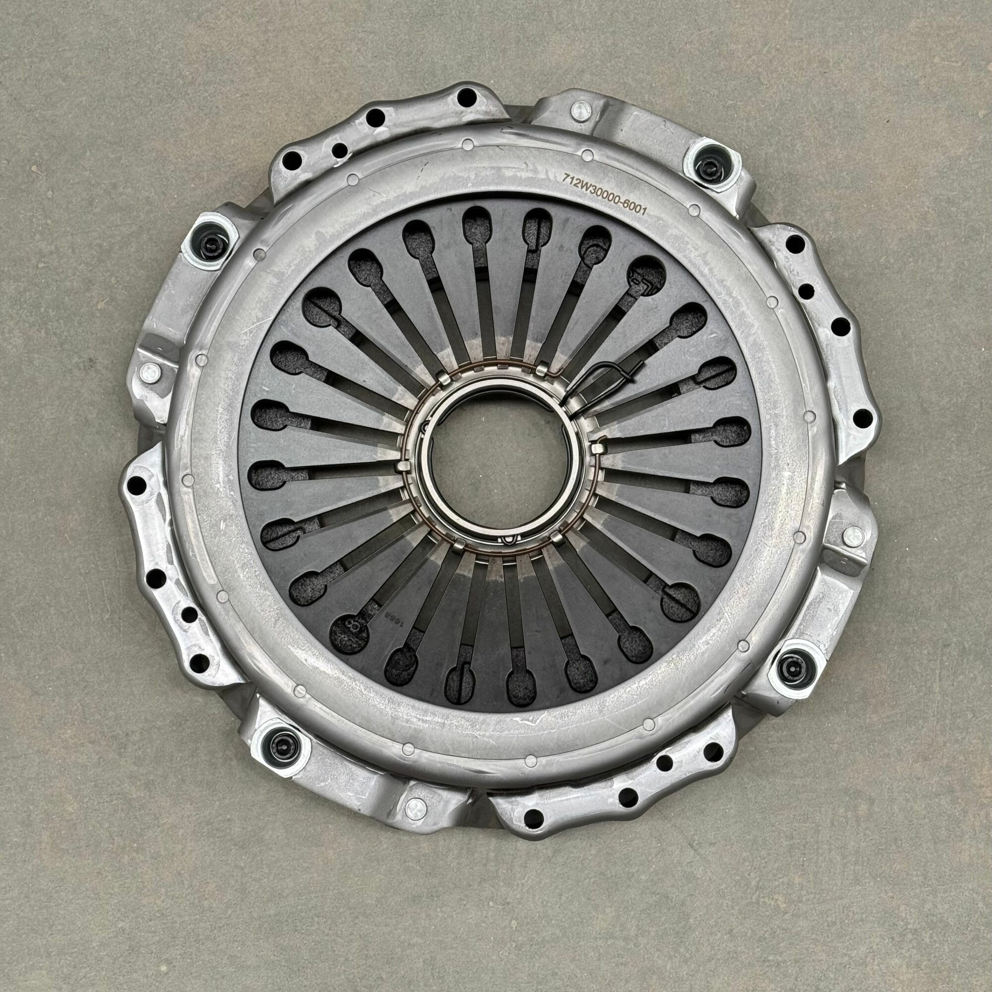 Корзина сцепления SITRAK Howo A7 [11.6 24V 10 MT грузовой 4X2 Turbo Газ] 712W300006001