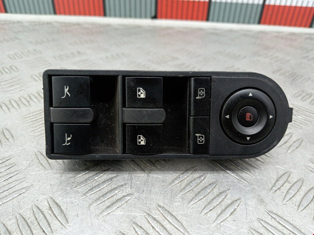 Блок управления стеклоподъемниками Opel Tigra 2 арт. 2210865