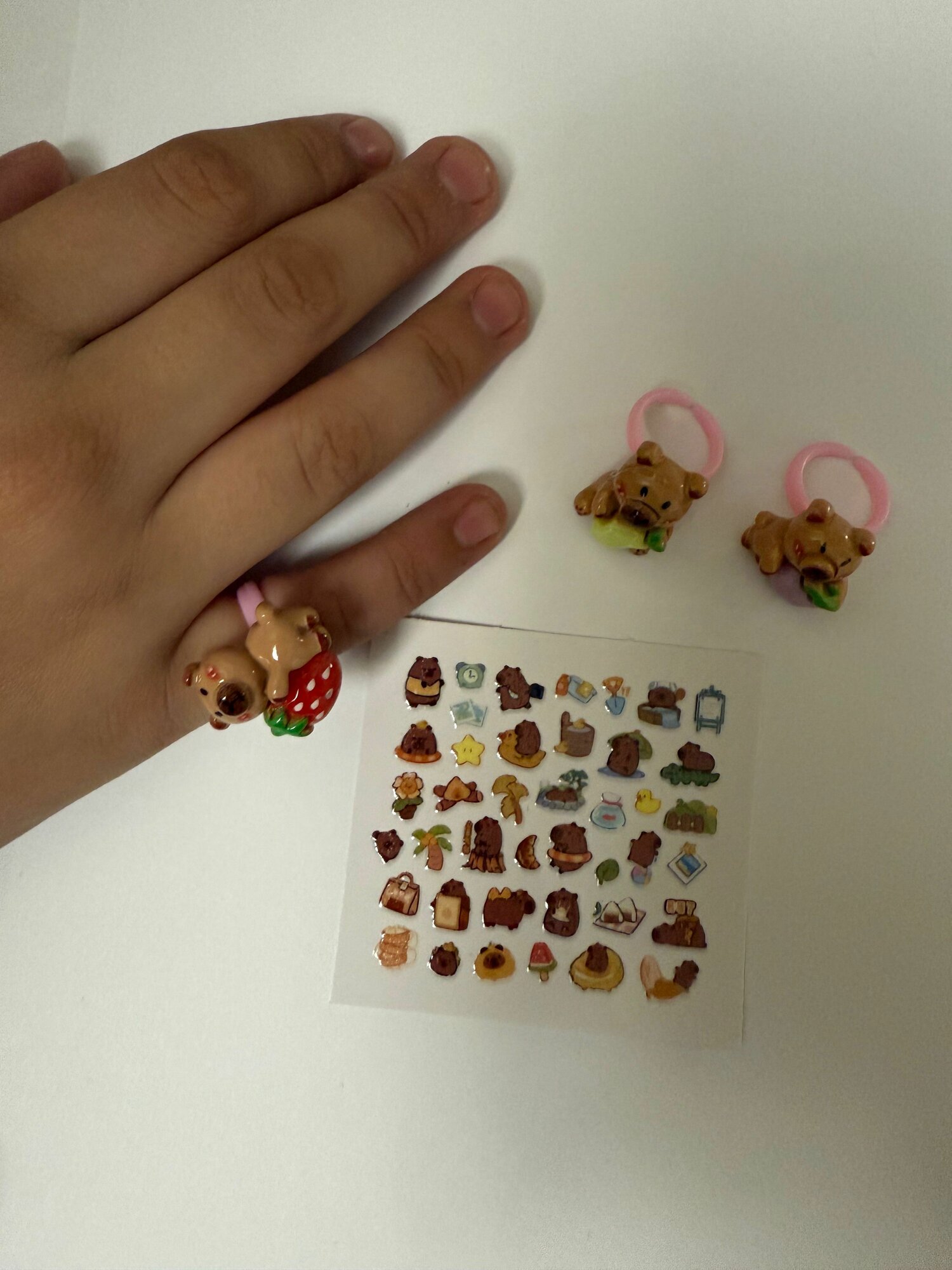 Комплект бижутерии, пластик