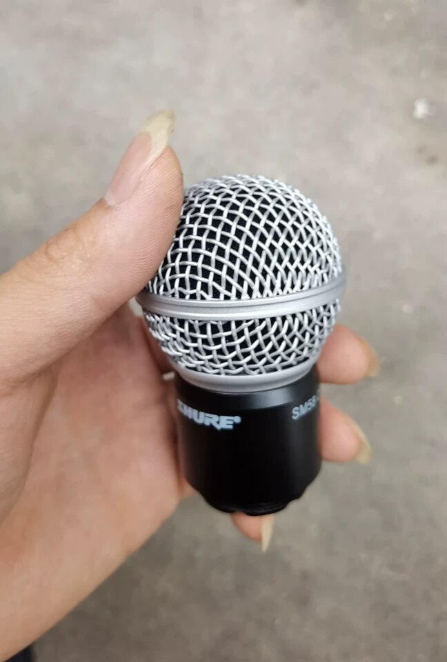 Микрофон Shure SM58 динамический для живых выступлений, профессиональной записи и трансляции