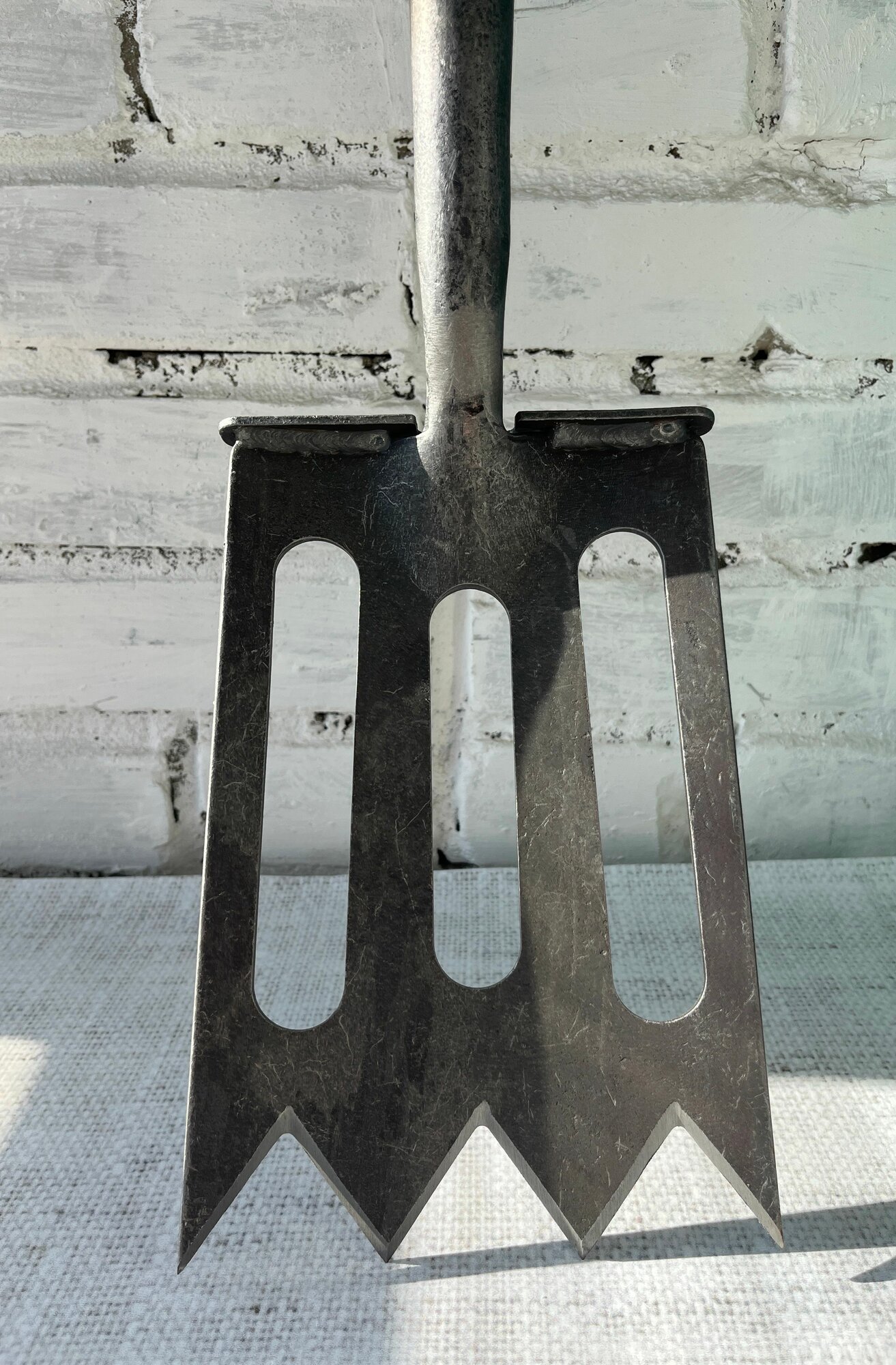 Штыковая кованая лопата с площадкой для ноги профессиональной серии Spork от DeWit (Нидерланды)