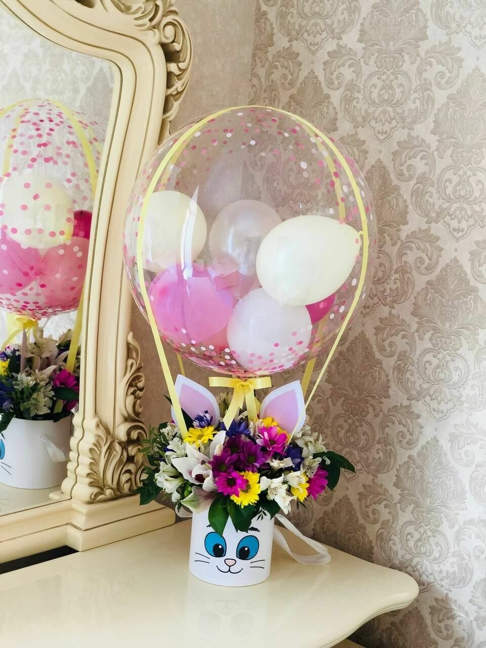 Букет с шаром. Цветы с шаром баблс
