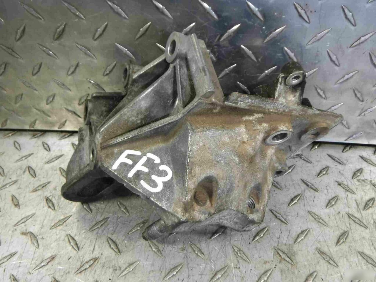 Кронштейн двигателя правый Ford Focus III (2011—2015) 1458380