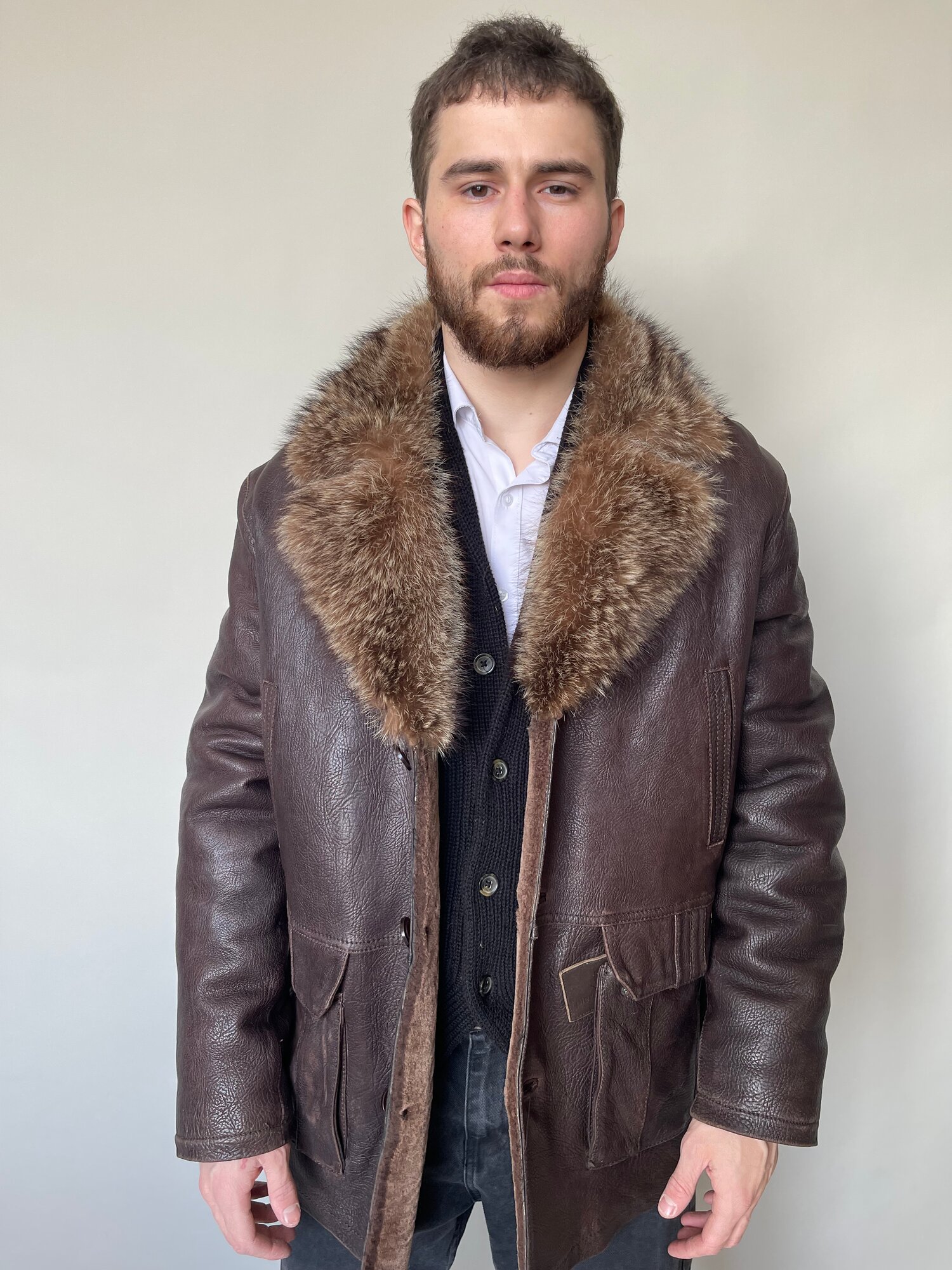 Дубленка мужская натуральная кожа, подкладка овчина, ворот. енот р.48-50 /12251/