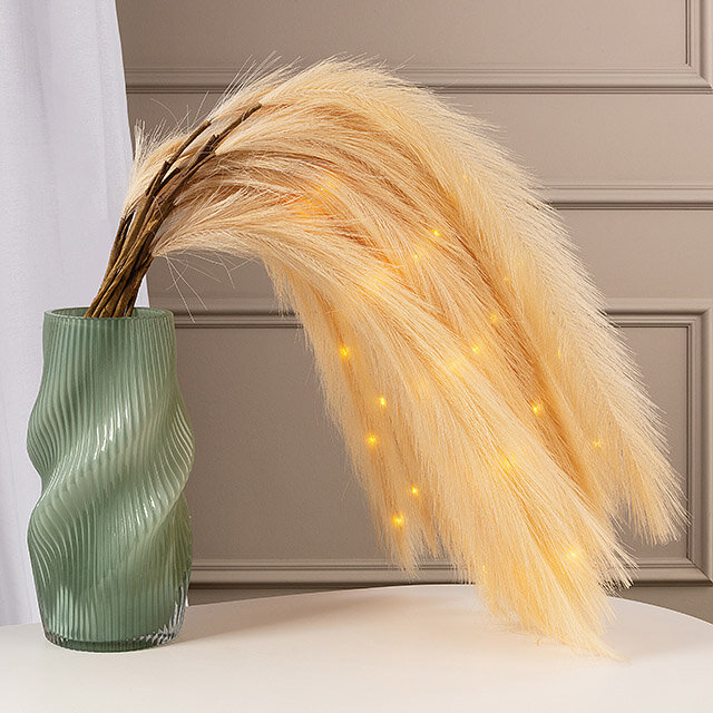 Светящаяся ветка для декора Перо Monique Cream 105 см, теплые белые LED лампы, на батарейках, Kaemingk, 486259