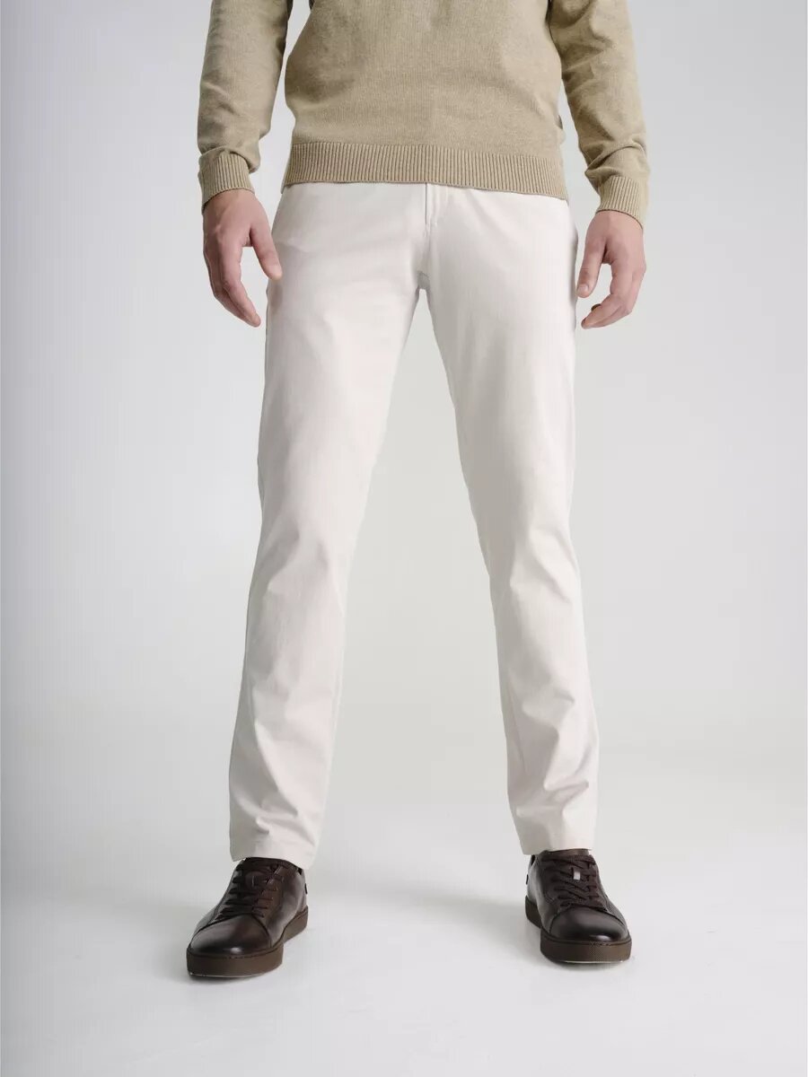 Брюки чинос