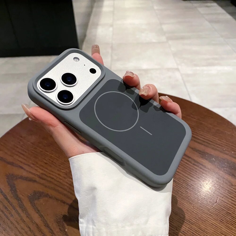Серый противоударный чехол Magsafe для iPhone 17 Pro