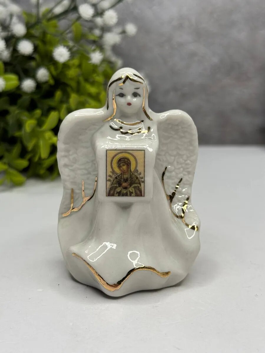 Декоративная фарфоровая фигурка Ангел с иконой Семистрельницы