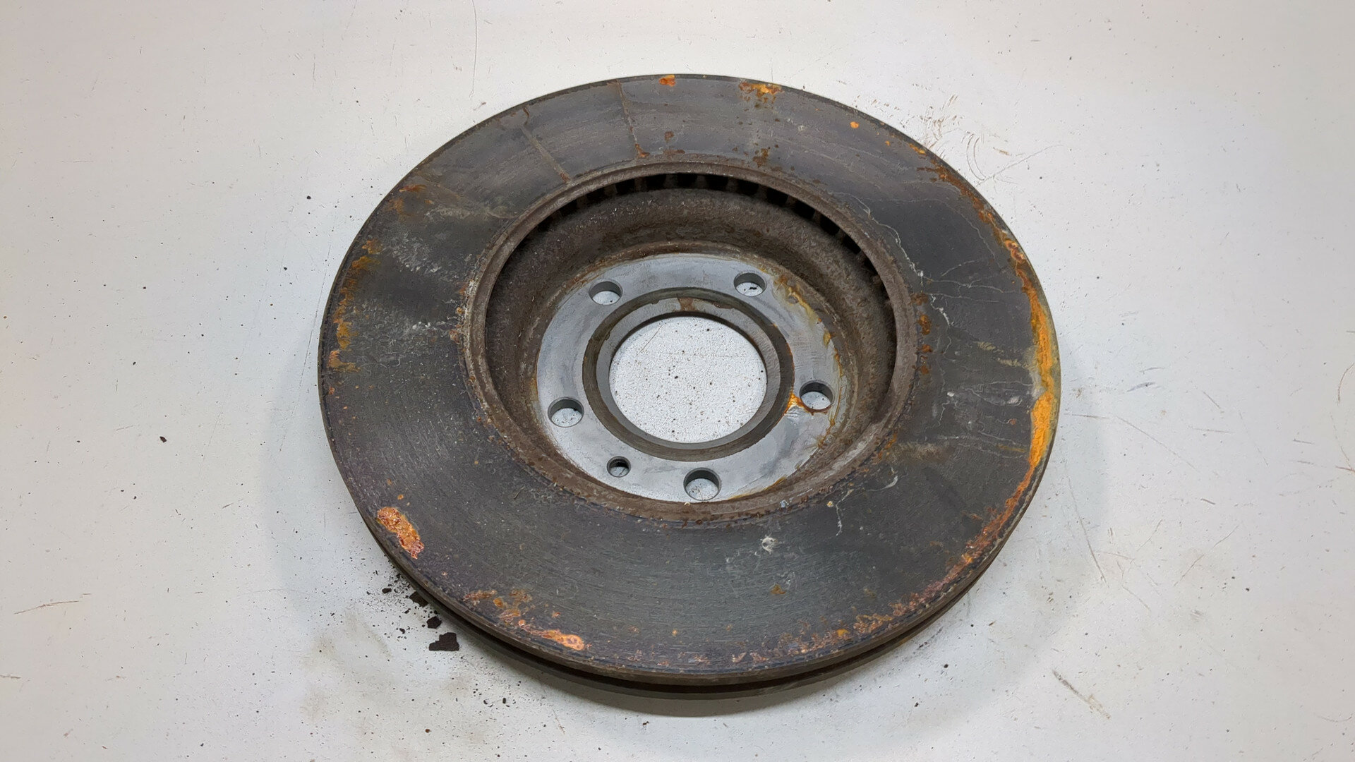 Диск тормозной передний Buick Encore GX Б/У