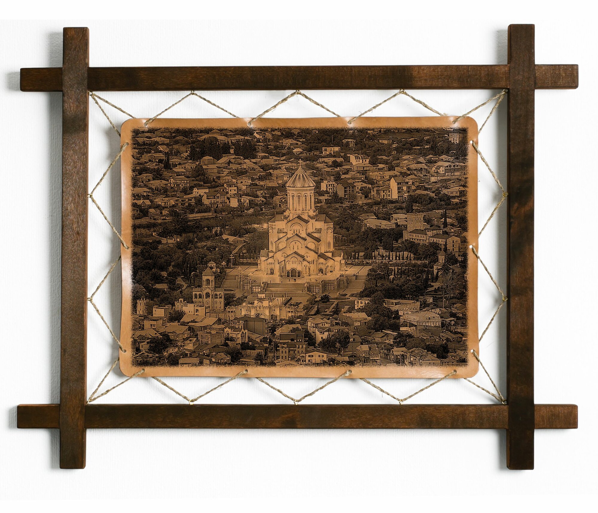 Интерьерная картина из натуральной кожи "Собор Цминда Самеба в Тбилиси", декоративное настенное панно в деревянной раме, BoomGift