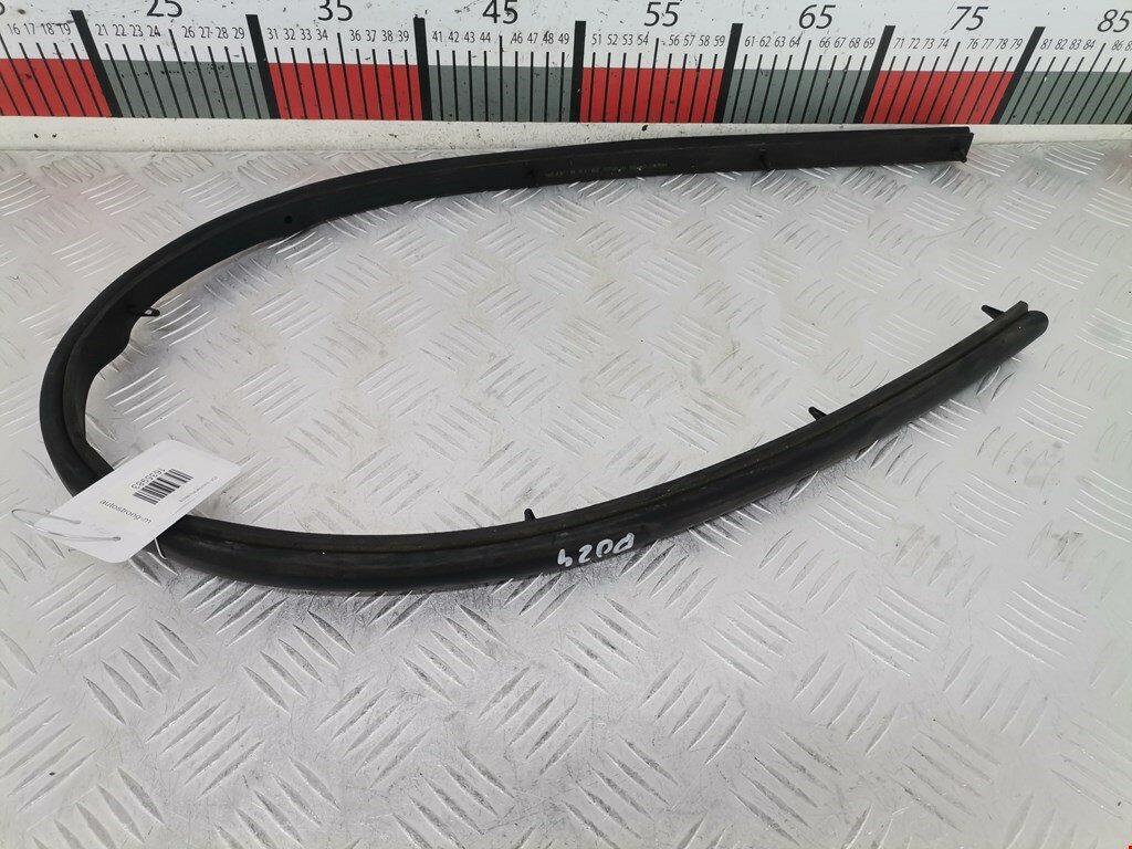 Уплотнитель капота Opel Antara (L07) 96983325 арт. 1635983