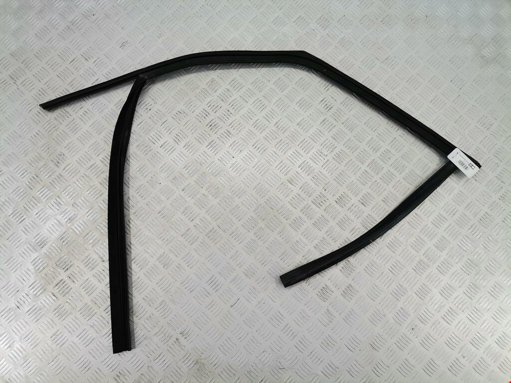 Уплотнитель стекла двери Ford Galaxy 2 1761587 арт. 1075719