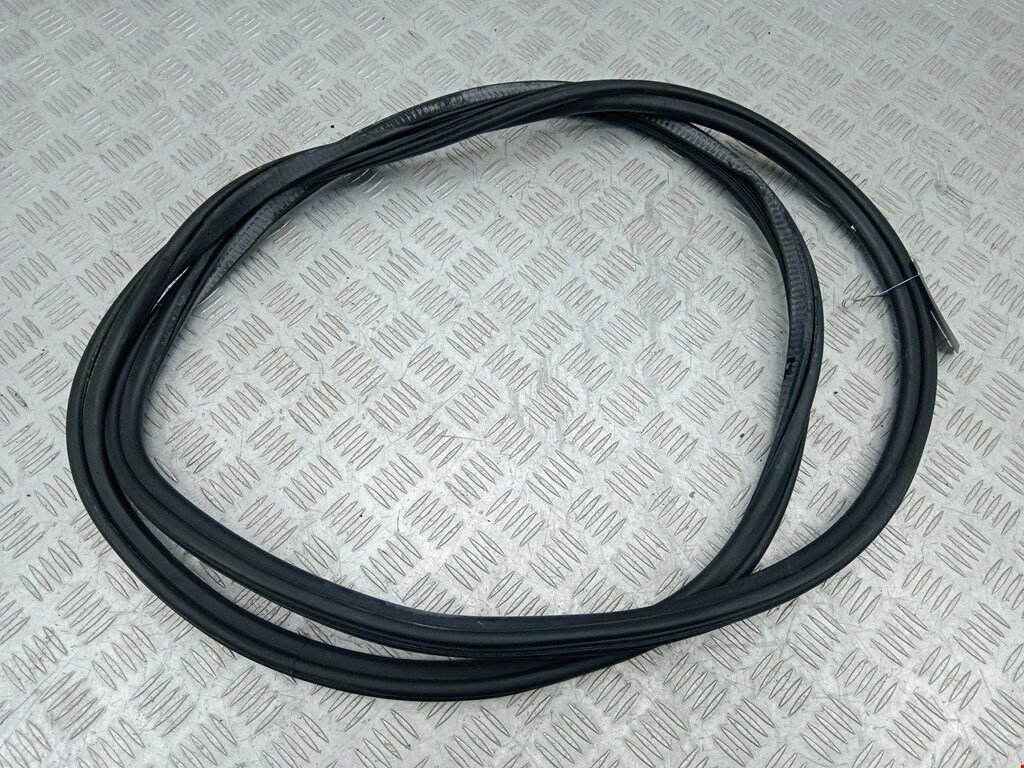 Уплотнитель двери Audi A4 B8 8K0831721 арт. 1789352