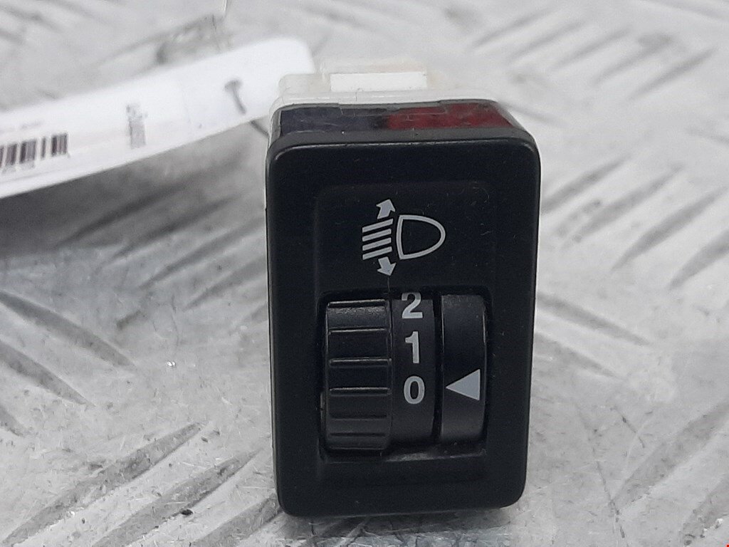 Кнопка корректора фар Suzuki SX4 1 3518051KA0 арт. 1703153