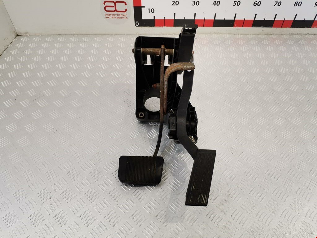 Педальный узел Chrysler Pacifica 1 04683922AK арт. 1394084