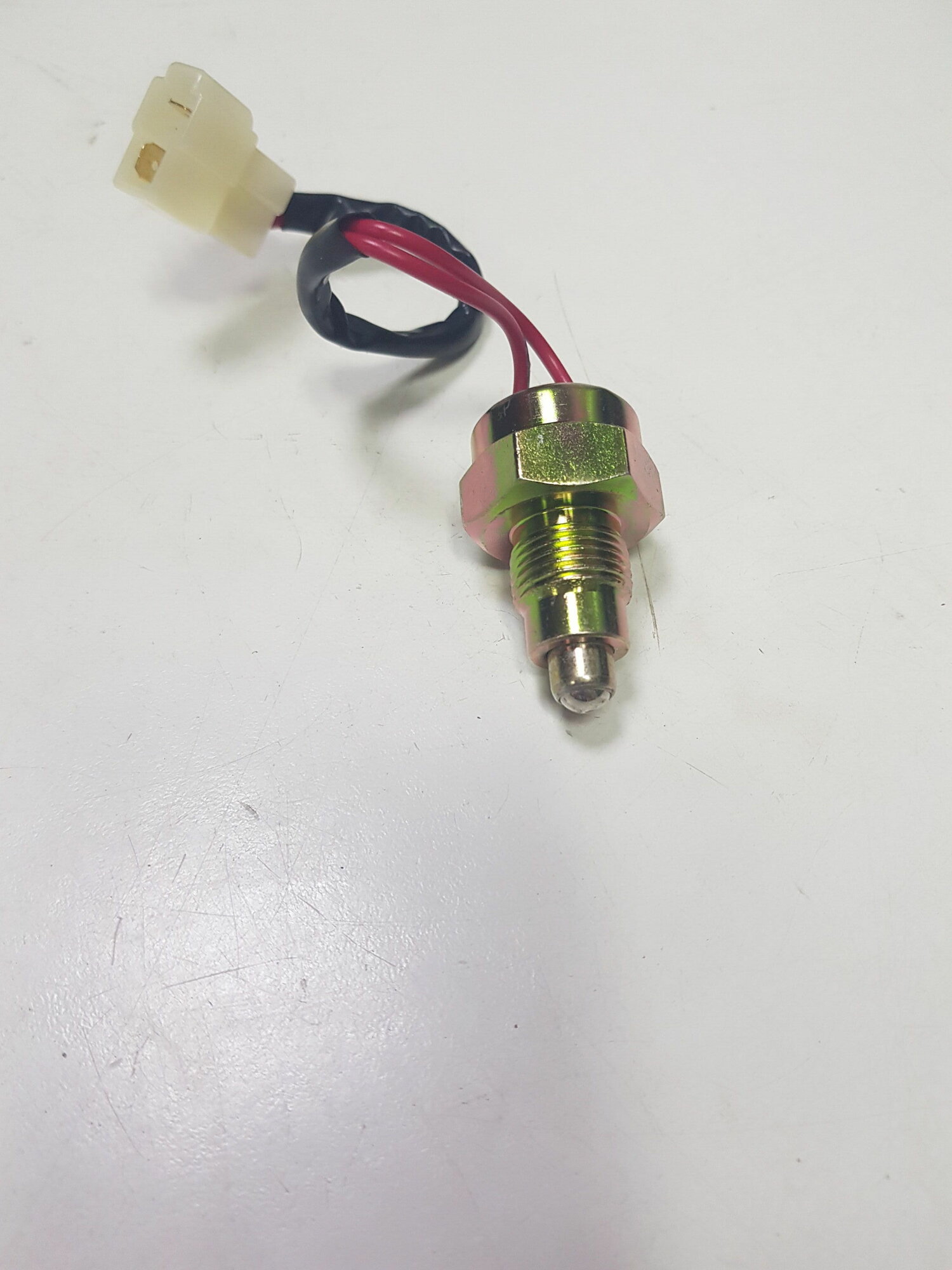 Датчик заднего хода Lifan Breez [1.3 16V 5MT хетчбэк] LF479Q13729100A