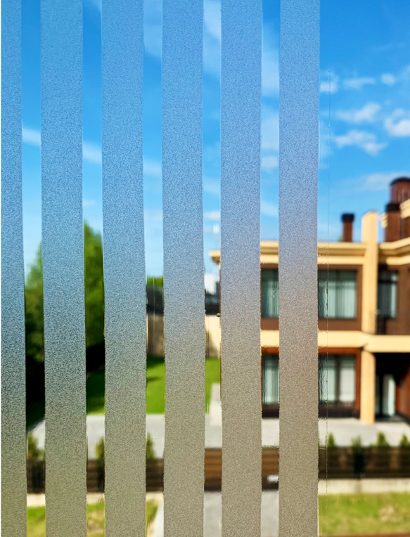 Интерьерная самоклеящаяся пленка на окна EVA DecorFilms размер рулона 0,60 х 300 см рисунок "Полосы"