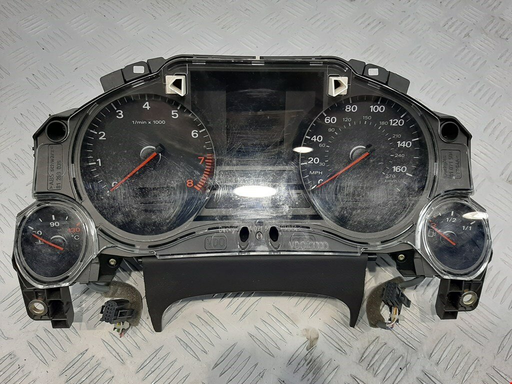 Панель приборная (щиток приборов) Audi A8 D3 4E0920950CX арт. 722231