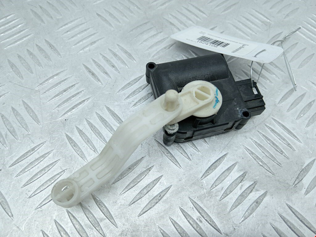 Сервопривод (электропривод моторчик привода) заслонки печки Audi A6 C6 4F0820511A арт. 1824106