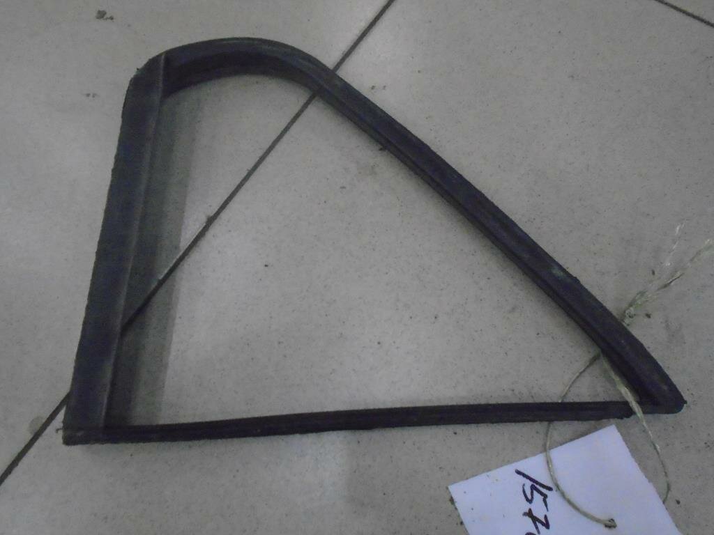 Уплотнитель стекла двери задней левой форточки от Iran Khodro Samand 2003>